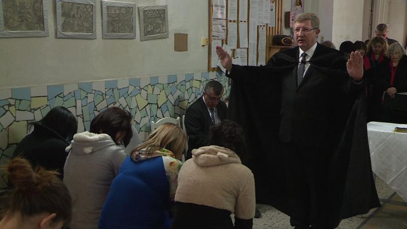 Karácsonykor püspöki istentiszteletet tartottak a gyulai börtönben