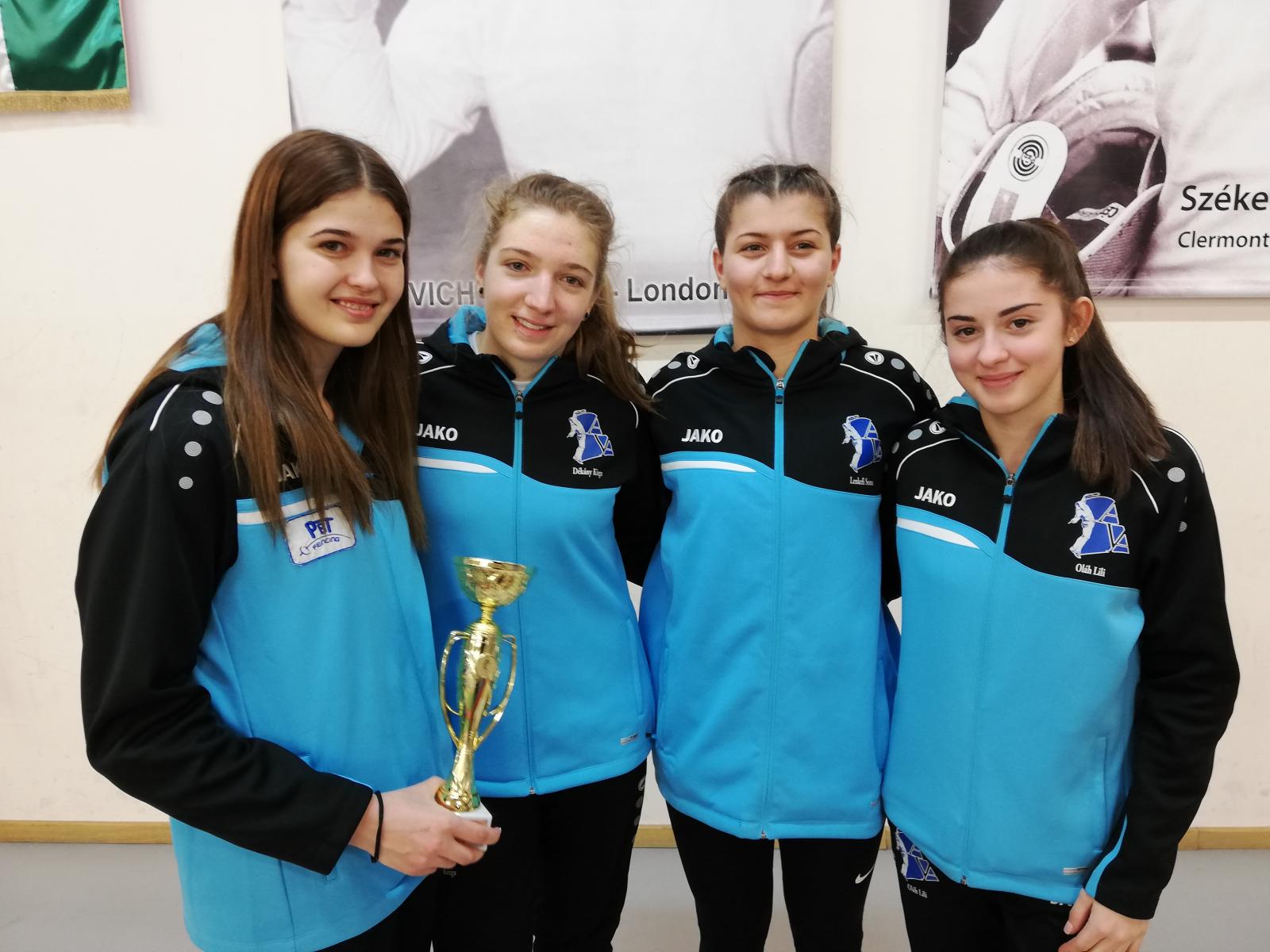 Galli Zsolt: Búcsúzik a csabai manökencsapat